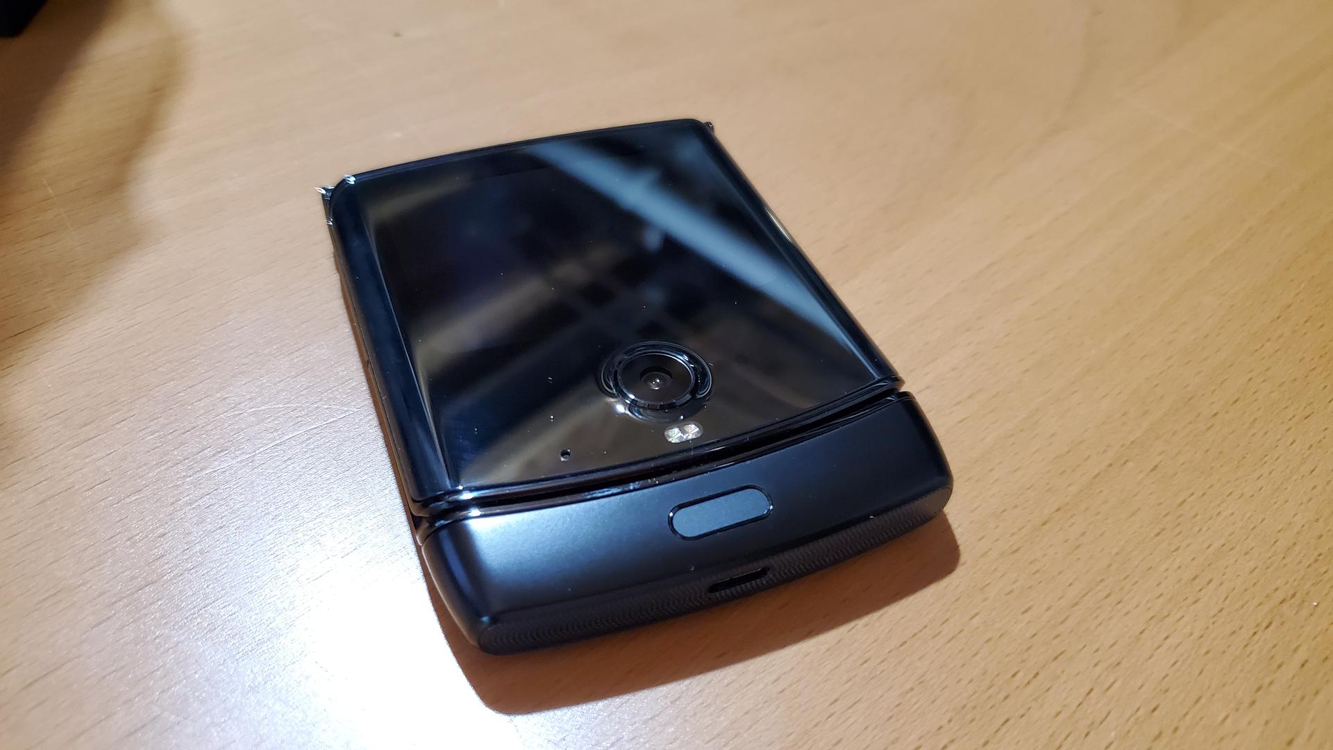 Motorola Razr - Verizon, Black, 128GB, 6GB - LUKA59870 - Swappa