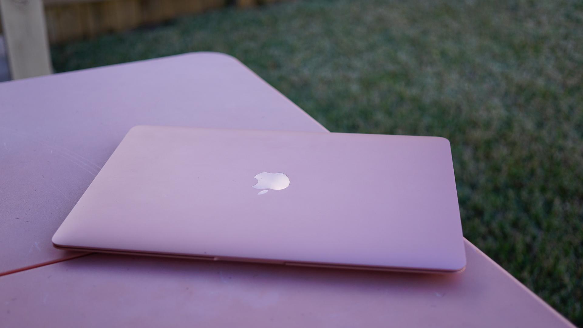 MacBook Air 2020 - 13" - Apple M1, Gold, 256GB, 8GB - LUNY30569 - Swappa
