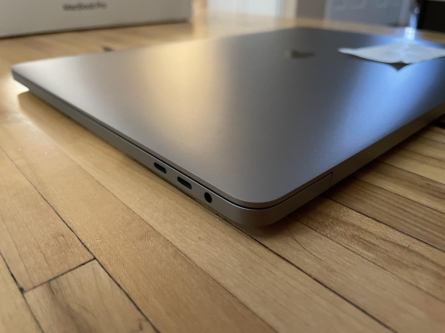 MacBook Pro 2019 - 16" - I9, Gray, 1TB, 32GB - LVAM09494 - Swappa