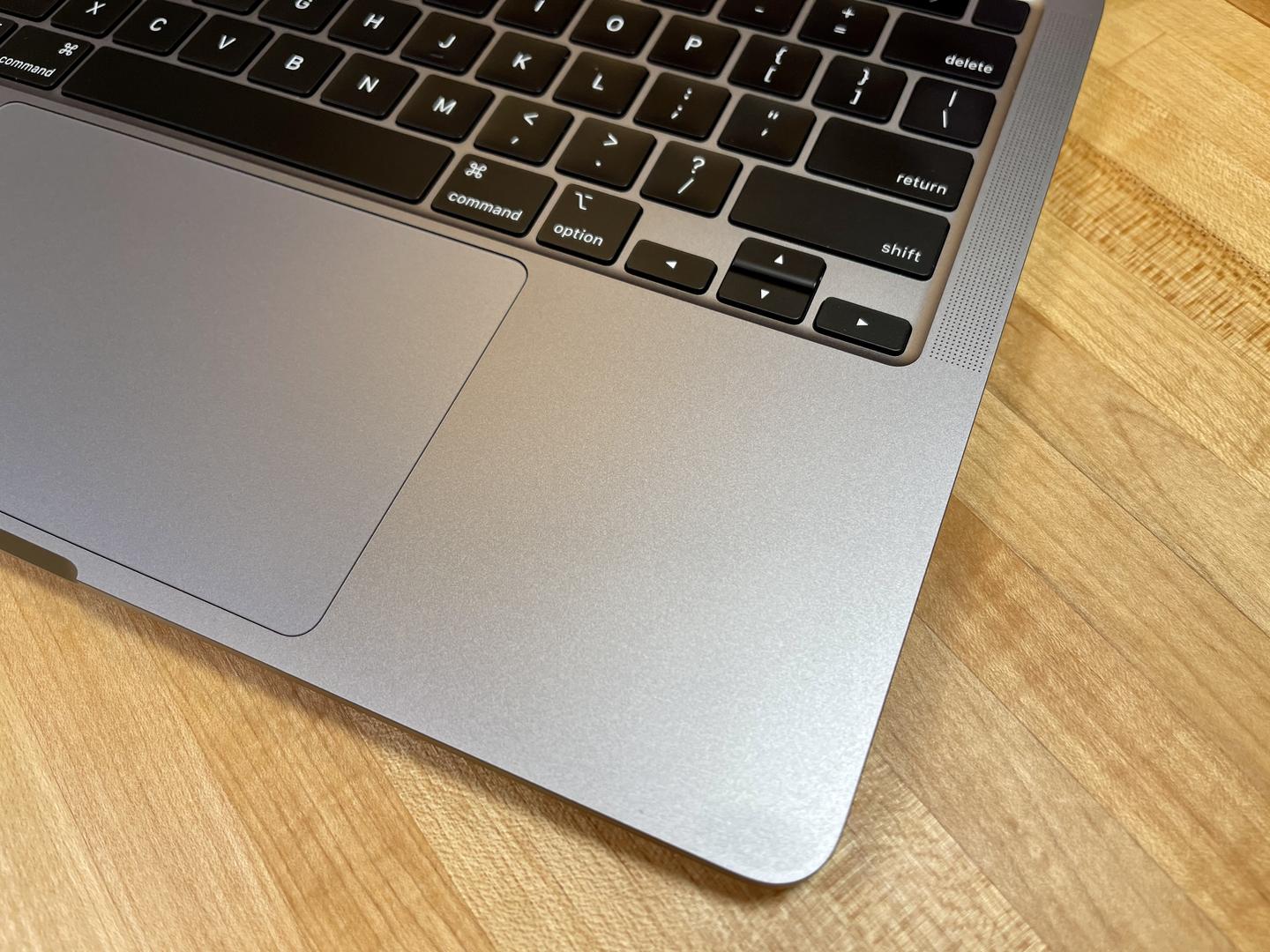 MacBook Pro 2020 - 13" - Apple M1, Gray, 1TB, 16GB - LVAP27153 - Swappa