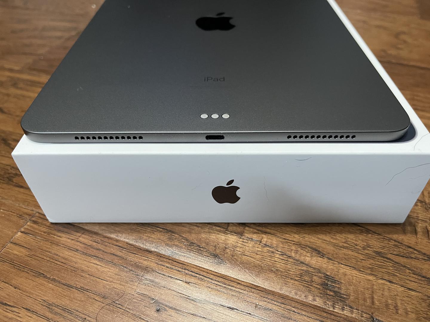 Apple iPad Air 4th Gen - Wi-Fi, Gray, 64GB, A2316 - LVCF95038 - Swappa