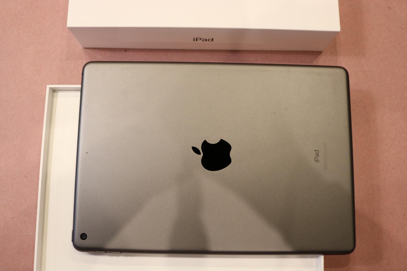 Apple iPad 8th Gen - Wi-Fi, Gray, 32GB, A2270 - LVDC66753 - Swappa