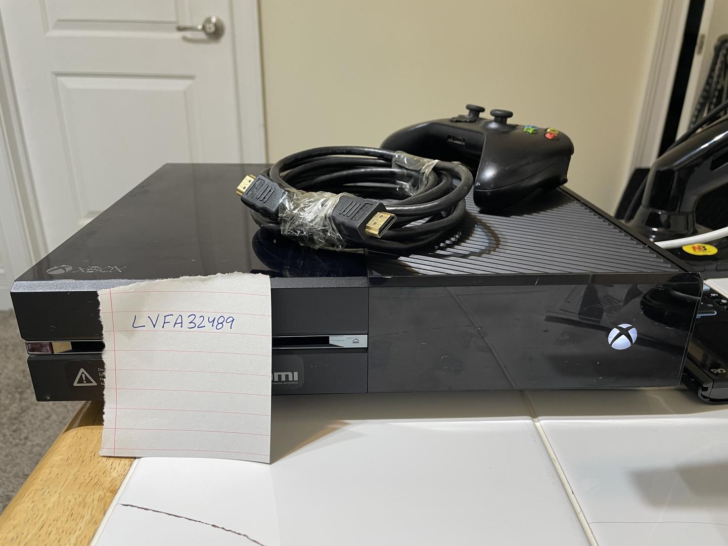 Xbox One (2013) - Black, 500GB in Chicago - LVFA32489 - Swappa