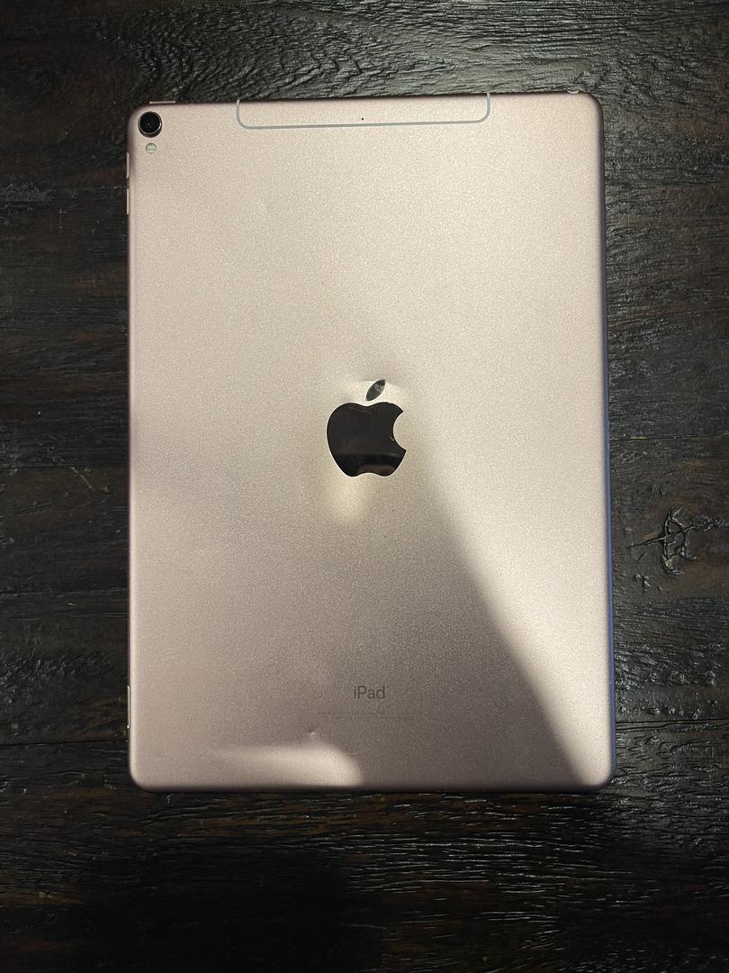 Apple iPad Pro 10.5" - AT&T, Rose Gold, 64GB - LVFB72713 - Swappa