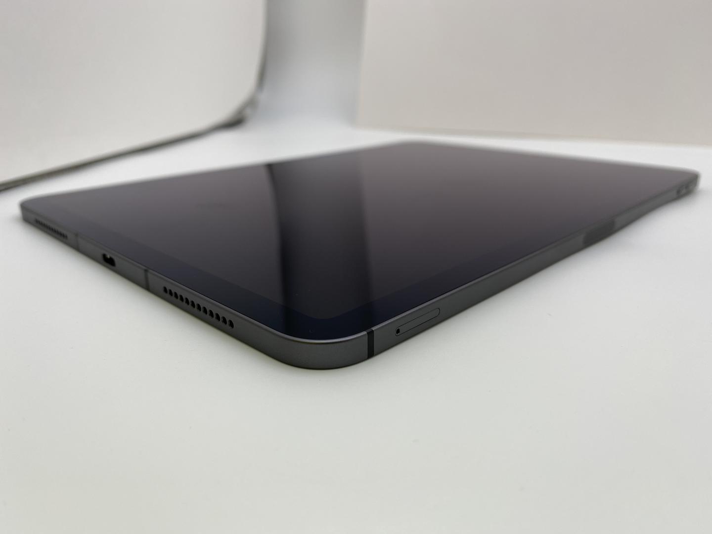 Apple iPad Air 5th Gen - Unlocked, Gray, 64GB, A2589 - LWFW42447 - Swappa