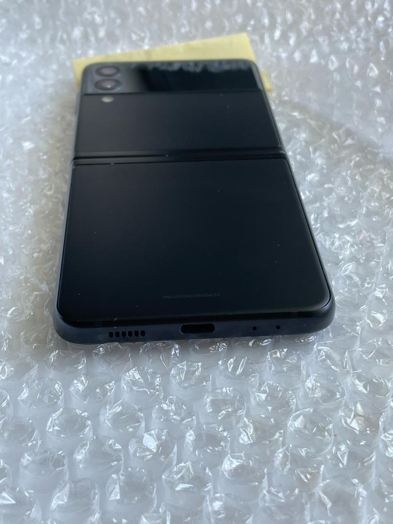 Samsung Galaxy Z Flip3 5G (Unlocked) [SM-F711U1] - Black, 128 GB, 8 GB ...