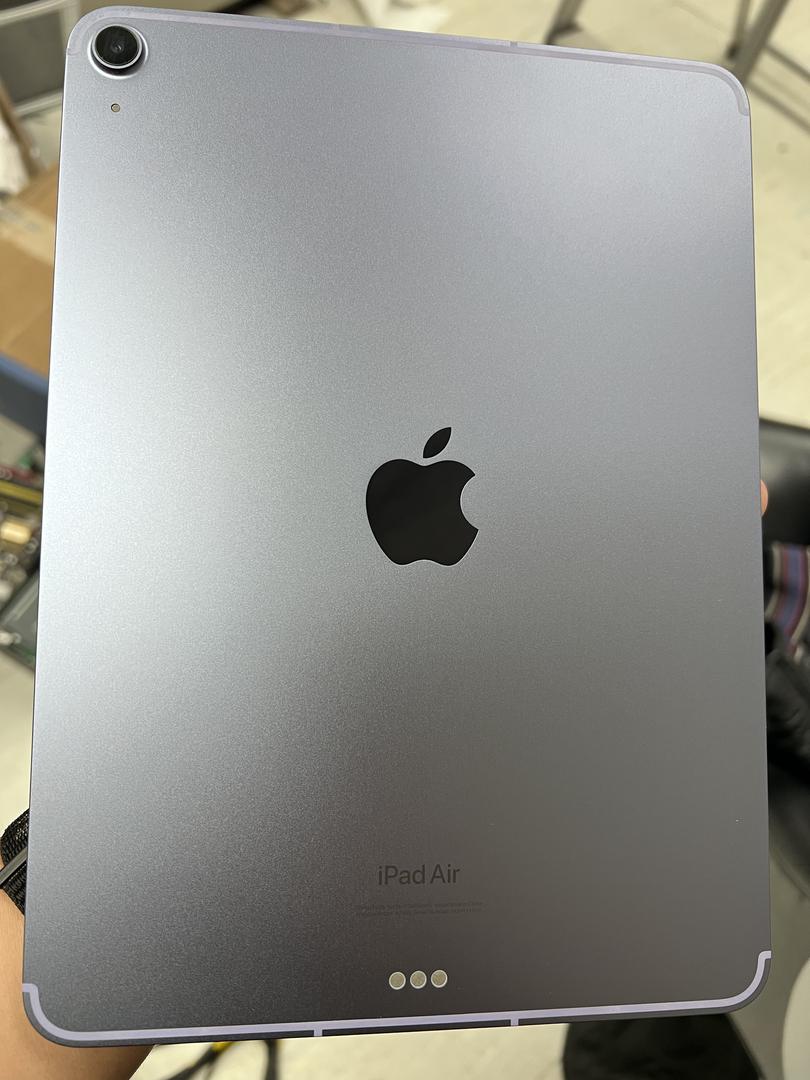 Apple iPad Air 5th Gen - Wi-Fi, Purple, 64GB, A2588 - LWHT65996 - Swappa