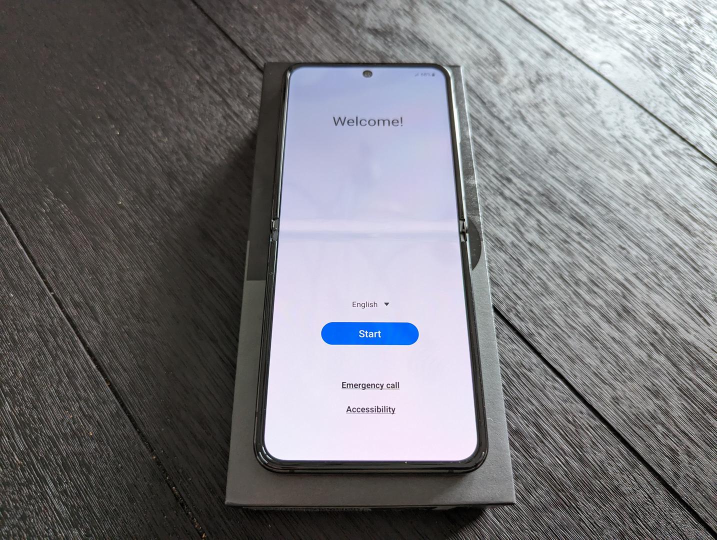 Samsung Galaxy Z Flip4 5G - Unlocked, Graphite, 128GB, 8GB, SM-F721U1 ...