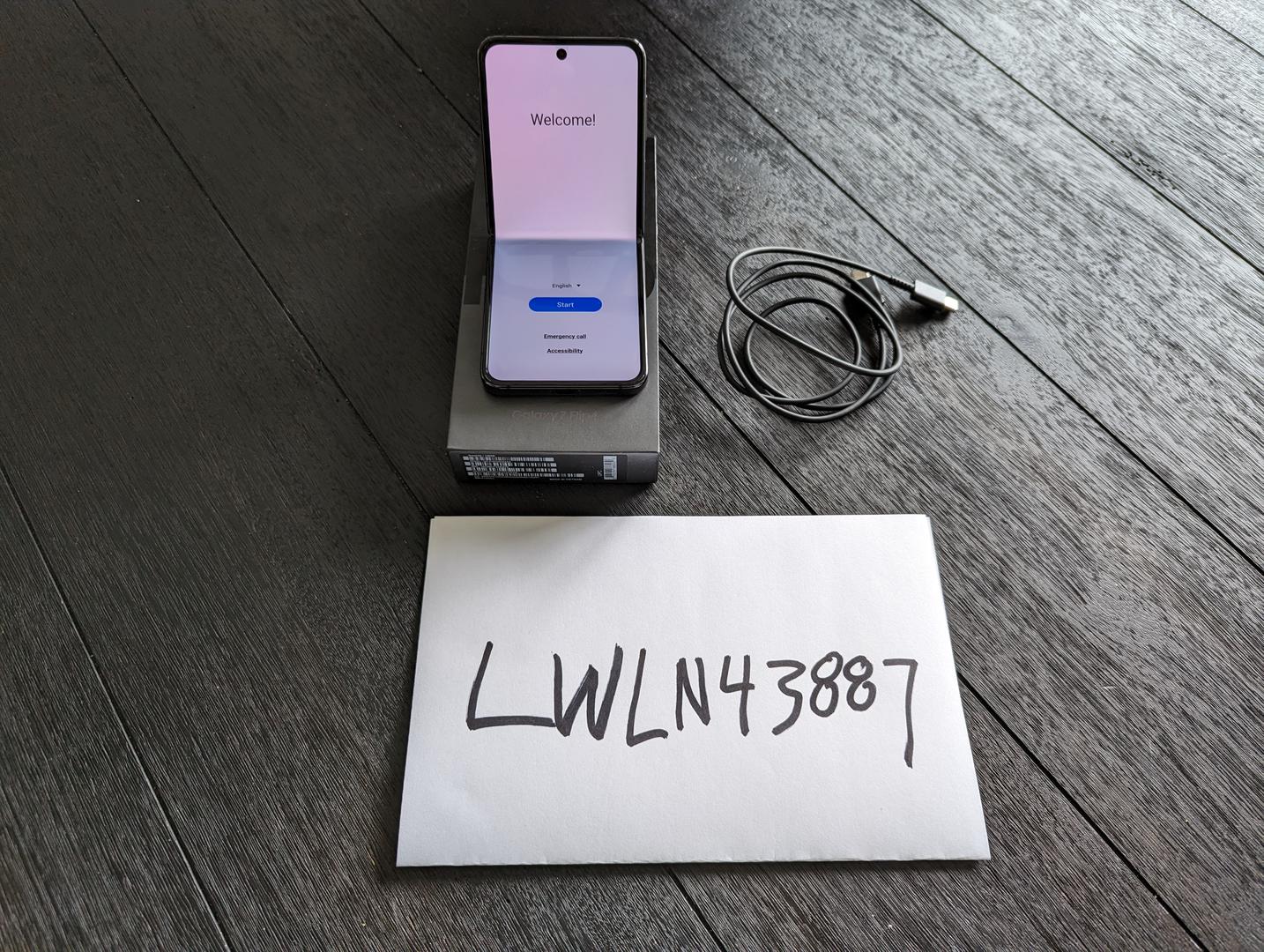 Samsung Galaxy Z Flip4 5G - Unlocked, Graphite, 128GB, 8GB, SM-F721U1 ...