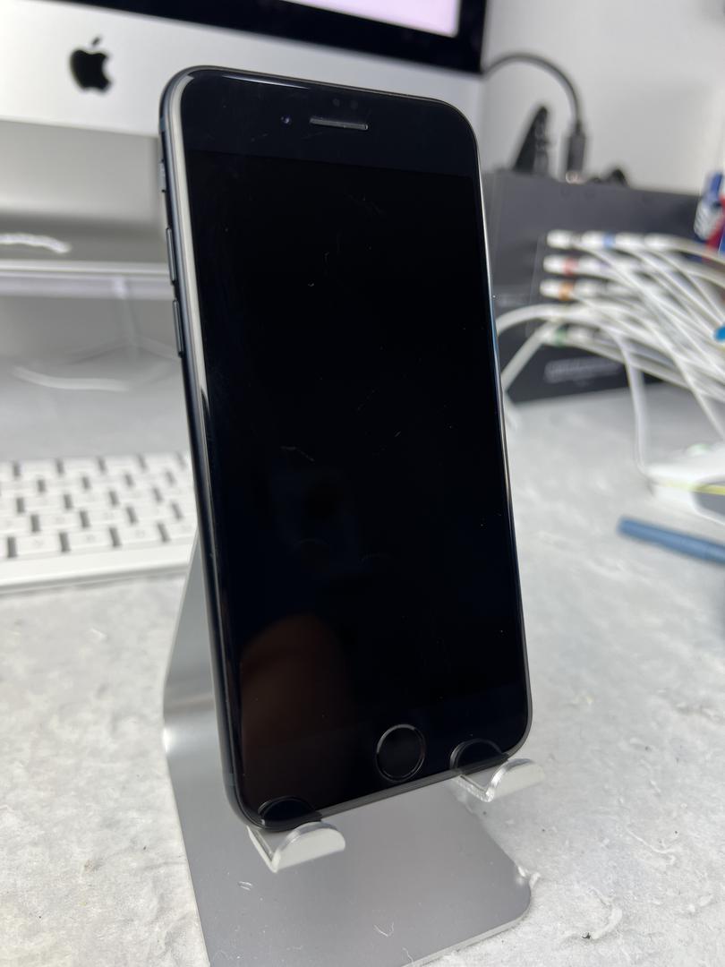 Apple iPhone SE 3rd Gen 2022 - Unlocked, Midnight, 64GB, A2595 - LWLT15093 - Swappa