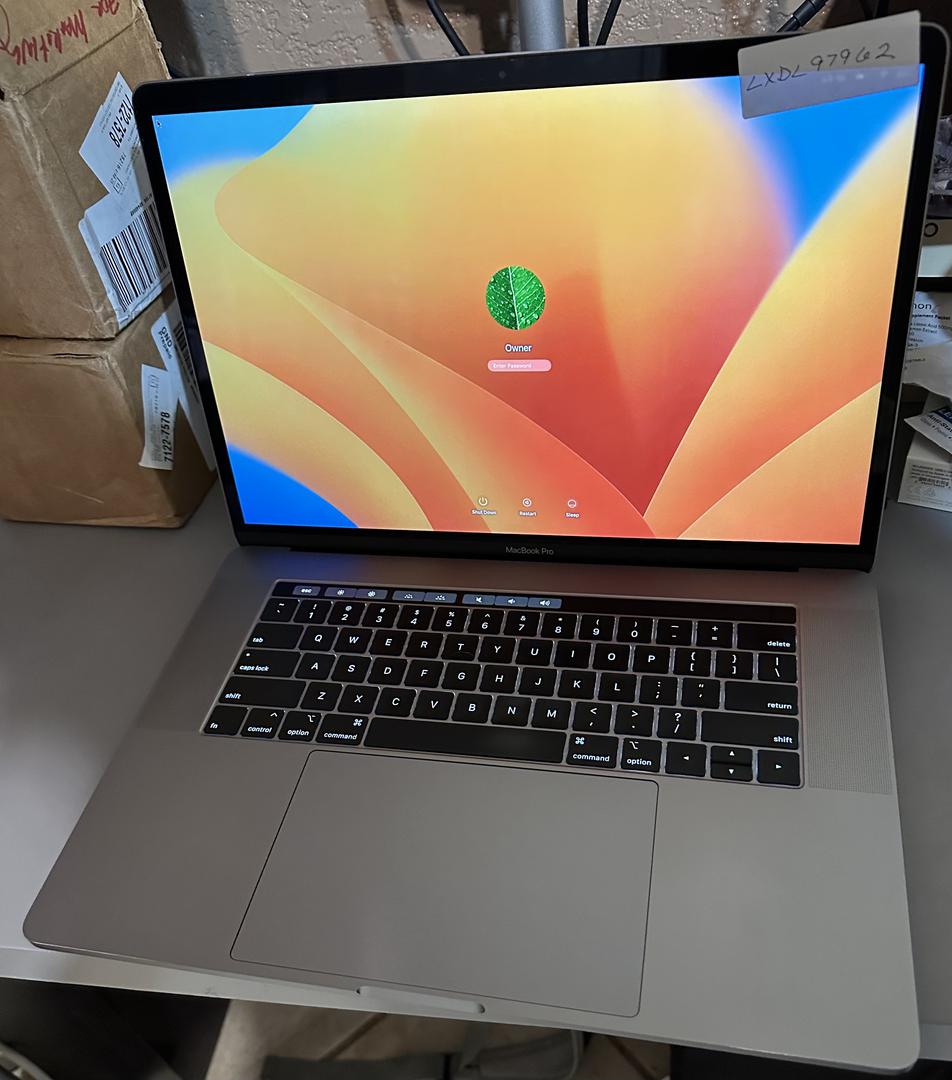 MacBook Pro 2019 - 15" - I9, Gray, 512GB, 16GB - LXDL97962 - Swappa