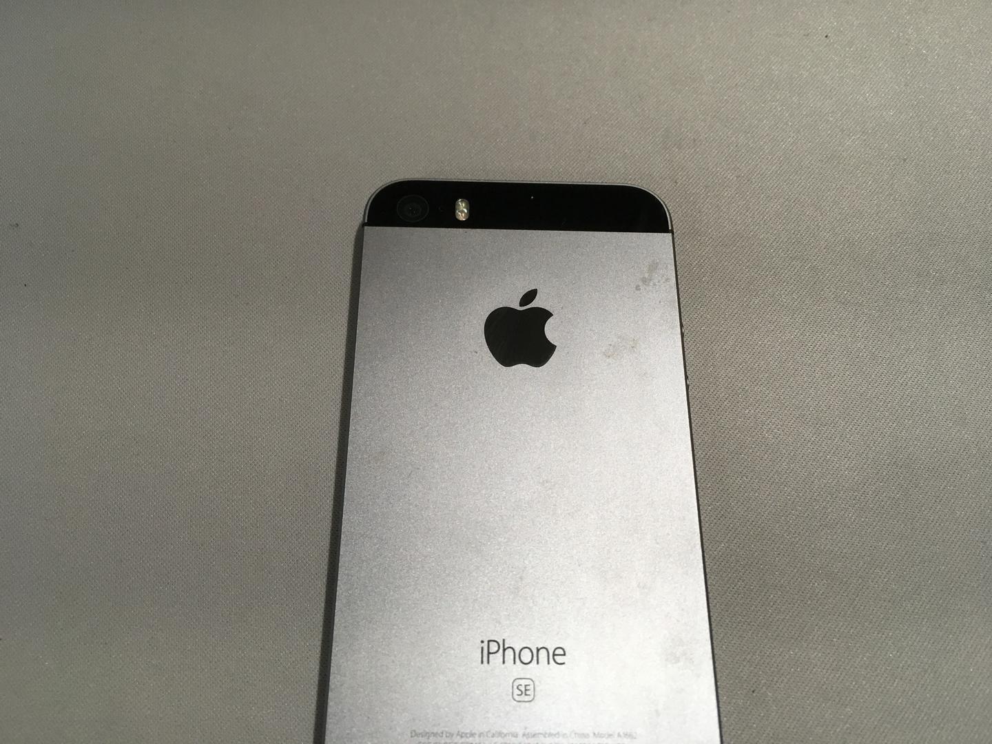 Apple iPhone SE 1st Gen 2016 - Unlocked, Grey, 16GB, A1662 - LXLK48853 ...