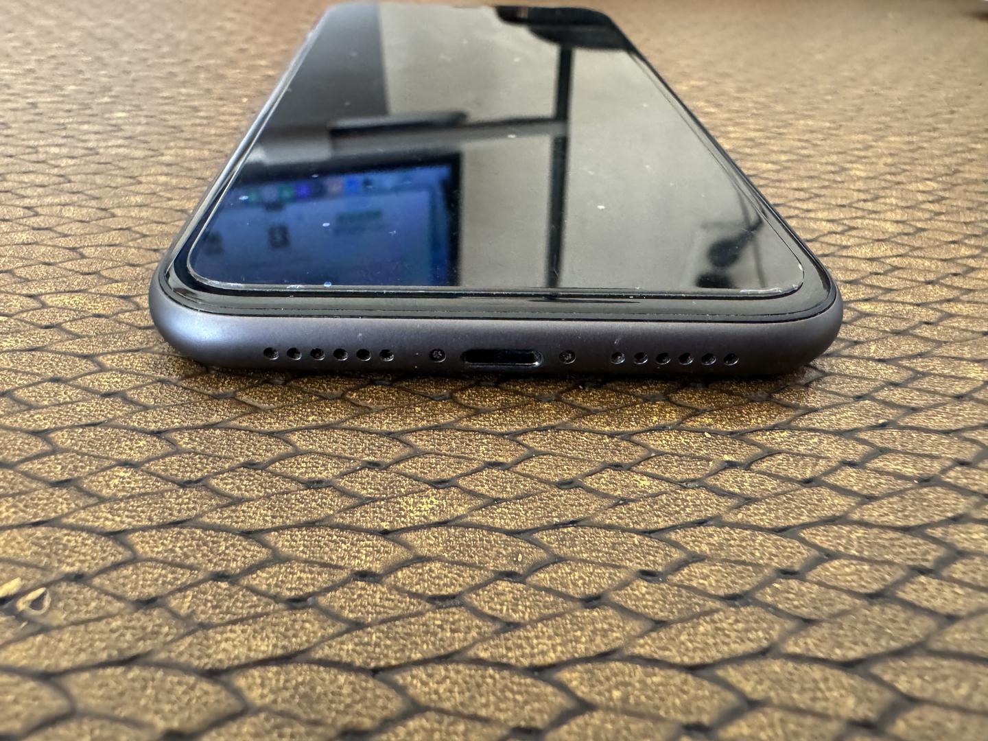 Apple iPhone 11 - T-Mobile, Black, 128GB, A2111 - LXNA86375 - Swappa