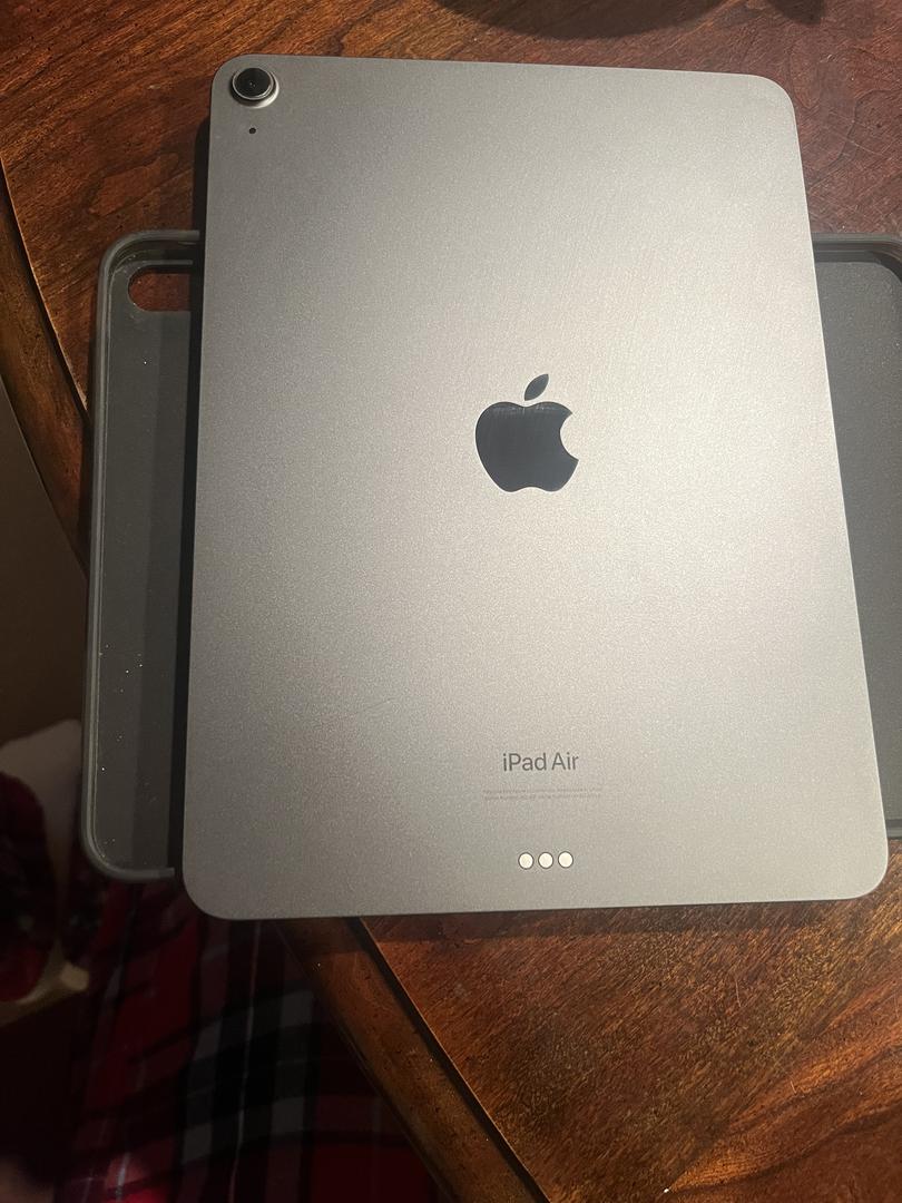 Apple iPad Air 5th Gen - Wi-Fi, Gray, 64GB, A2588 - LXNK26121 - Swappa