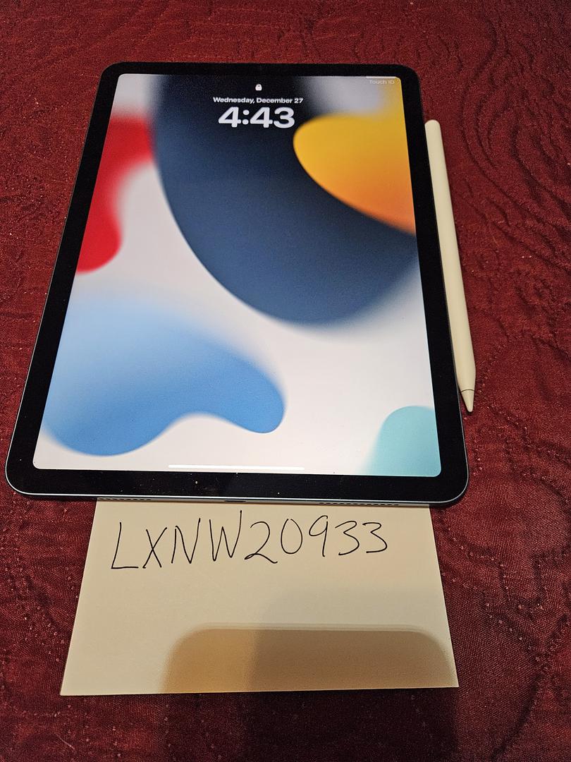 Apple iPad Air 5th Gen - Wi-Fi, Blue, 64GB, A2588 - LXNW20933 - Swappa