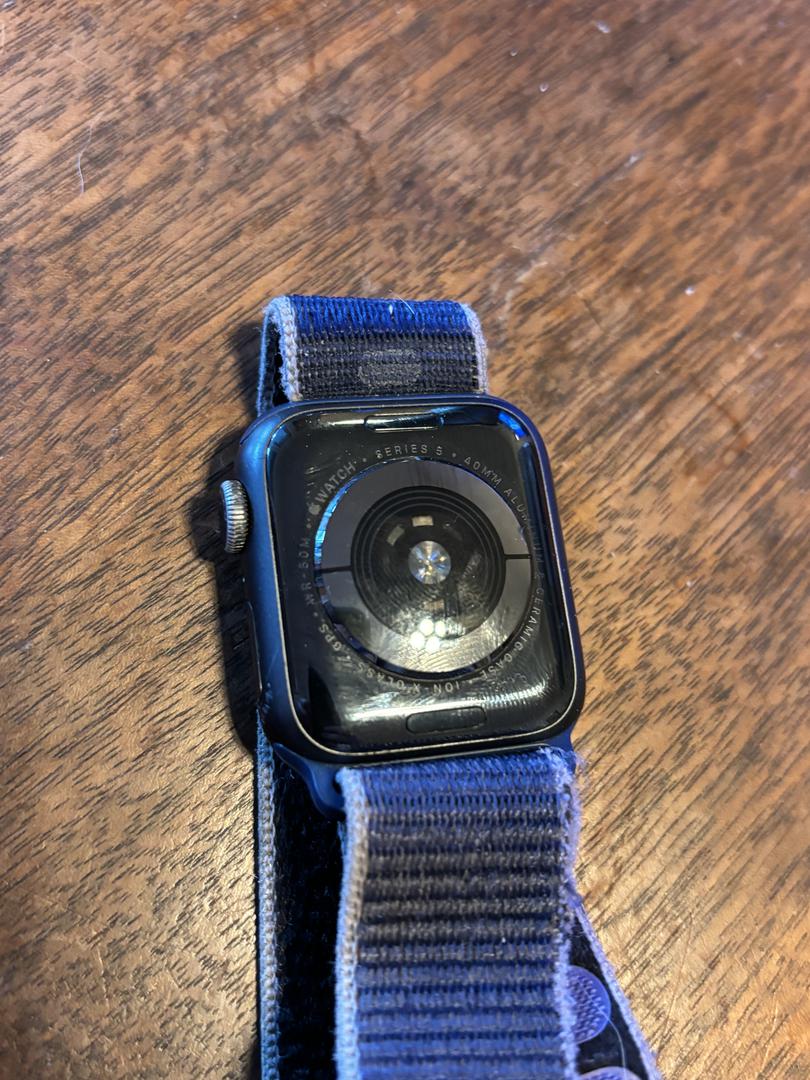 Apple Watch Series 5 40mm - Gray, A2092 - GPS, Aluminum - LYAA24937 ...