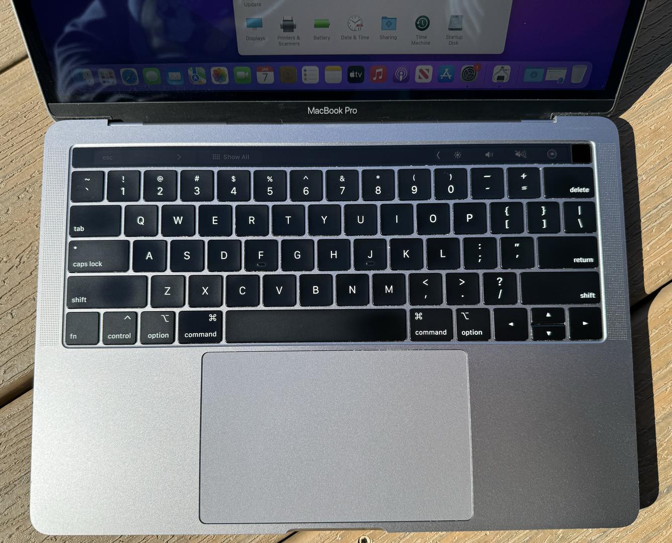 MacBook Pro 2018 (With Touch Bar) - 13" - I7, Gray, 256GB, 16GB ...