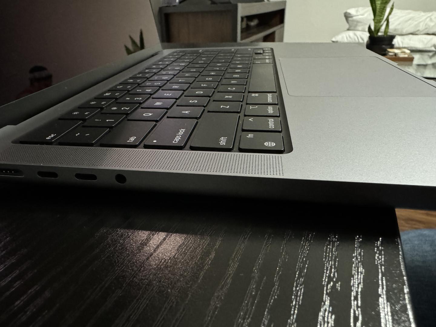 MacBook Pro 2021 - 14" - Apple M1 Pro 10-core, Gray, 1TB, 16GB ...