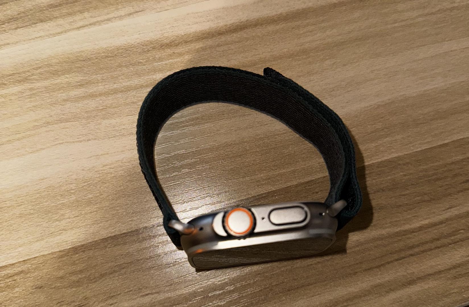 Apple Watch Ultra 49mm - Unlocked Non-US, Titanium, A2859 - LYBK90595 ...