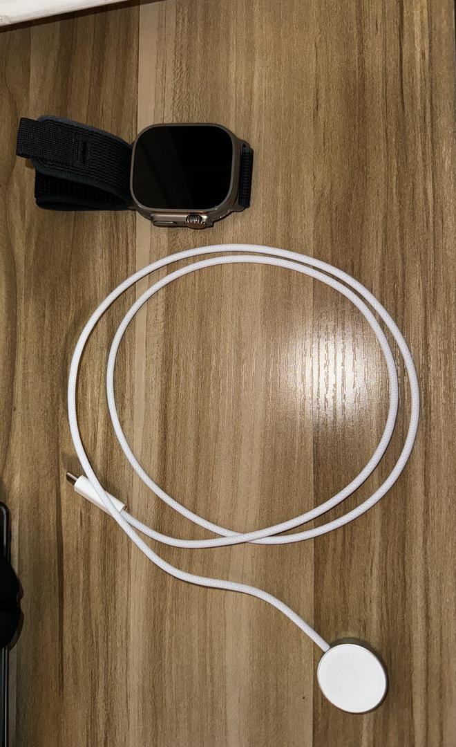 Apple Watch Ultra 49mm - Unlocked Non-US, Titanium, A2859 - LYBK90595 ...
