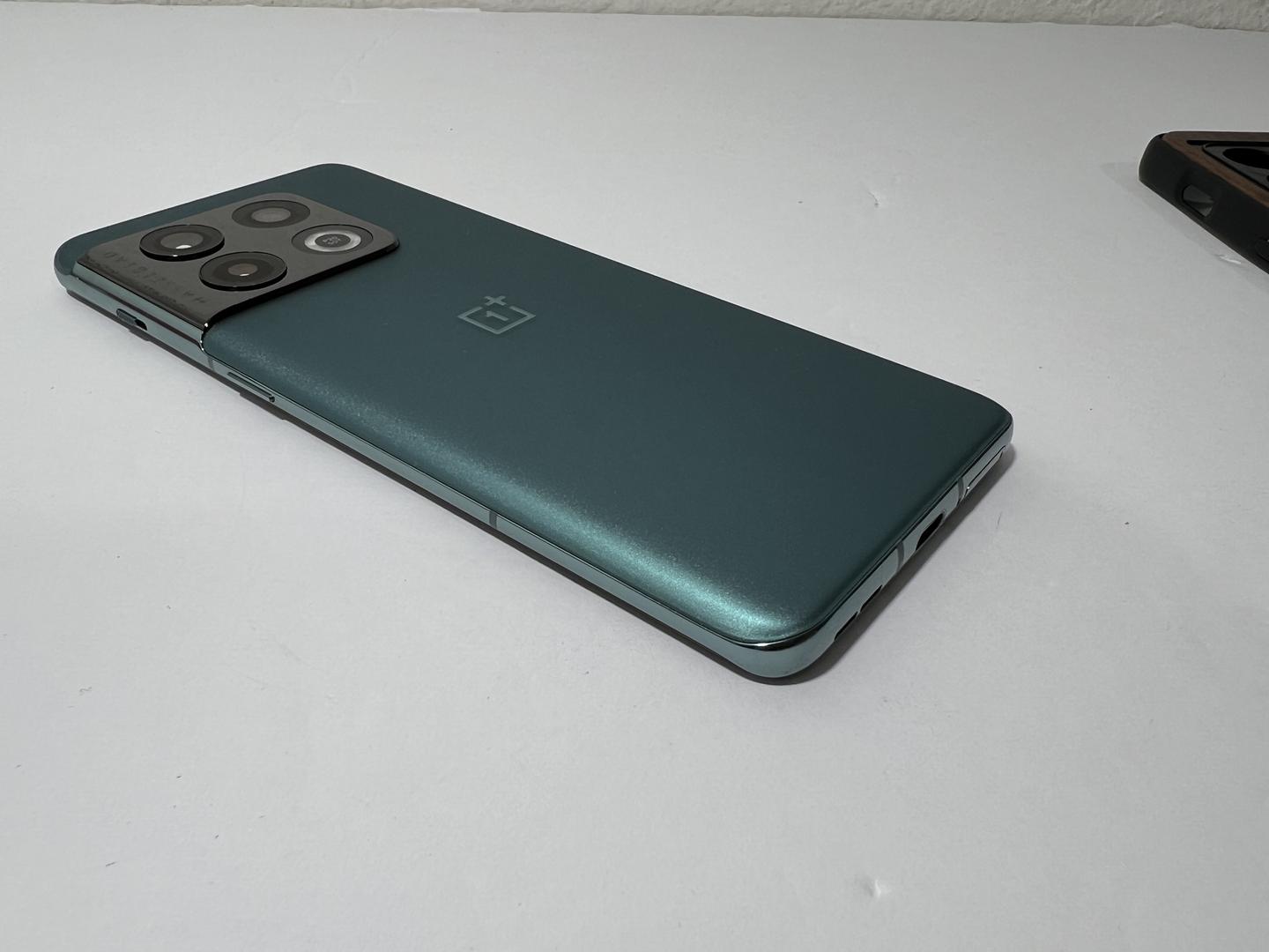 OnePlus 10 Pro - Unlocked, Green, 256GB, 8GB, NE2215 - LYBN92572 - Swappa