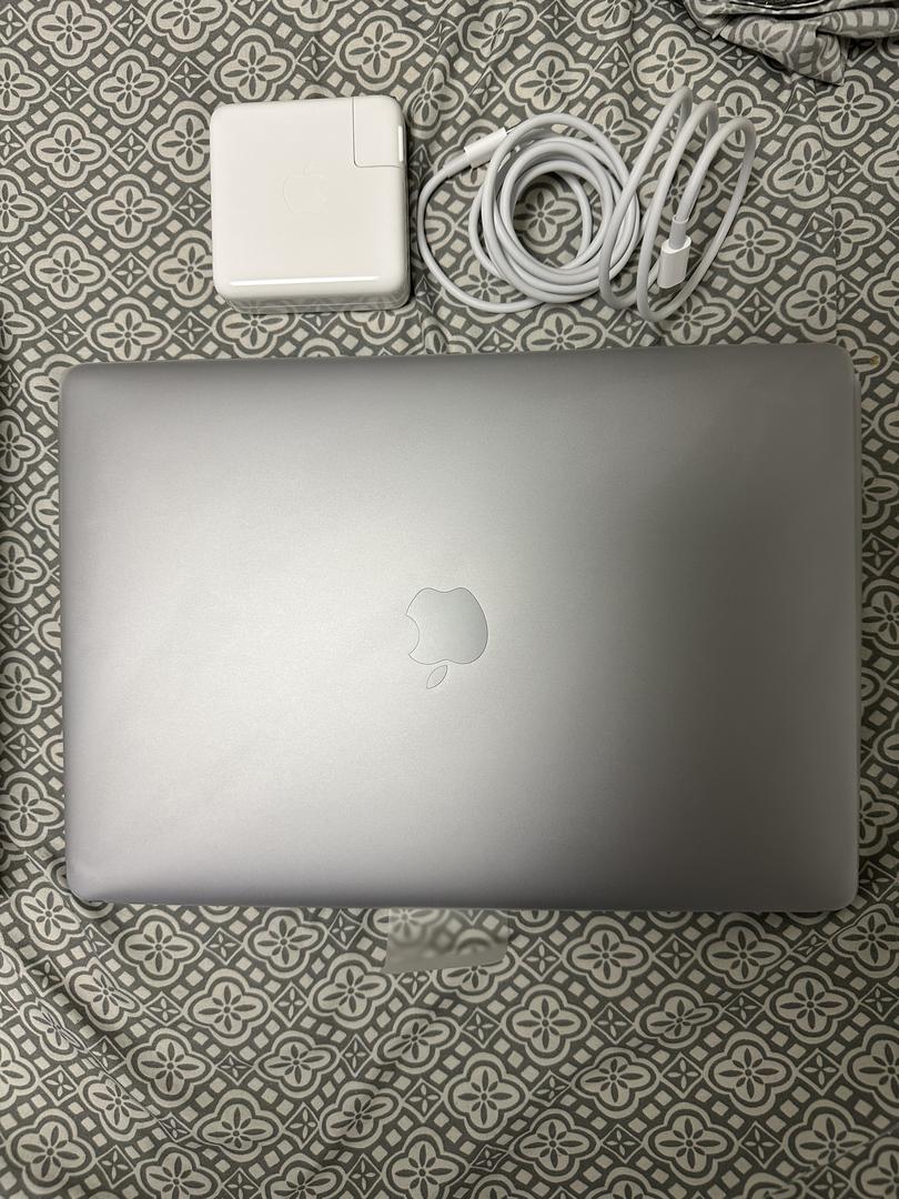 MacBook Pro 2020 - 13" - Apple M1, Gray, 256GB, 8GB - LYCD84002 - Swappa