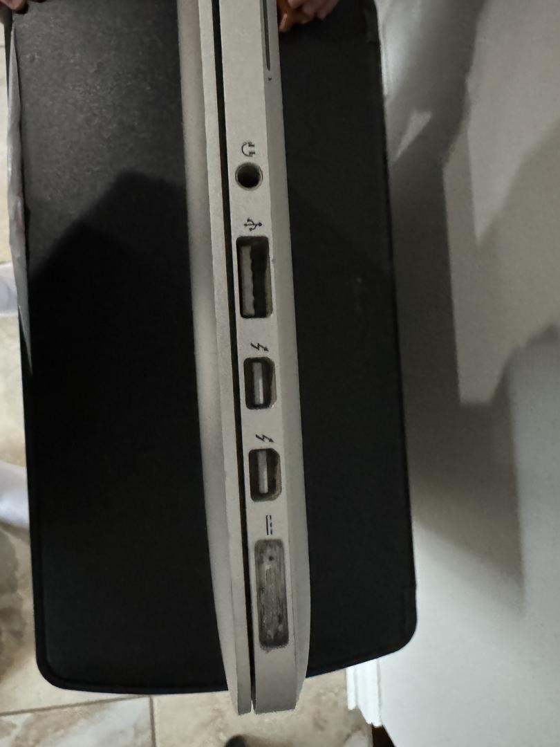 MacBook Pro 2015 (Retina) - 15" - Silver, 512GB, 16GB - LYCG77830 - Swappa