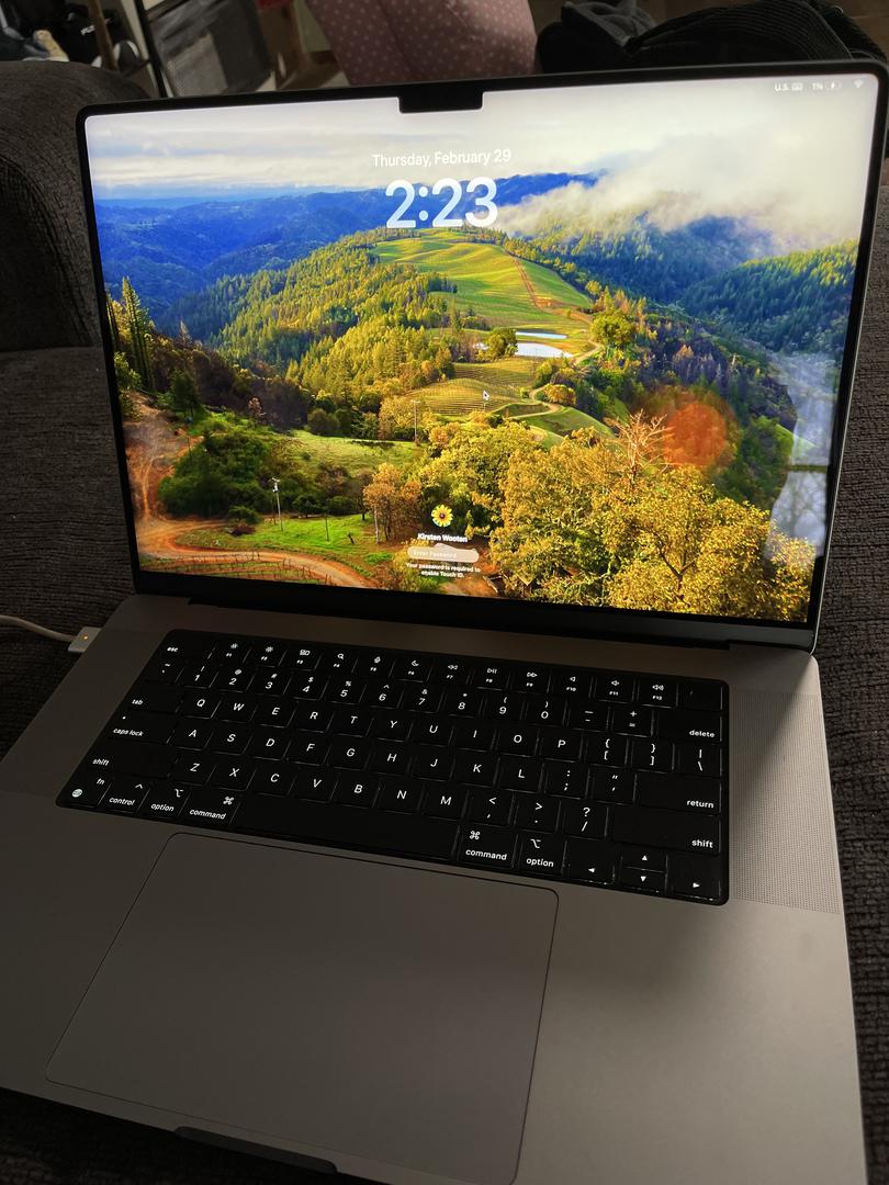 MacBook Pro 2021 - 16" - Apple M1 Pro 10-core, Gray, 512GB, 16GB - LYCH63304 - Swappa