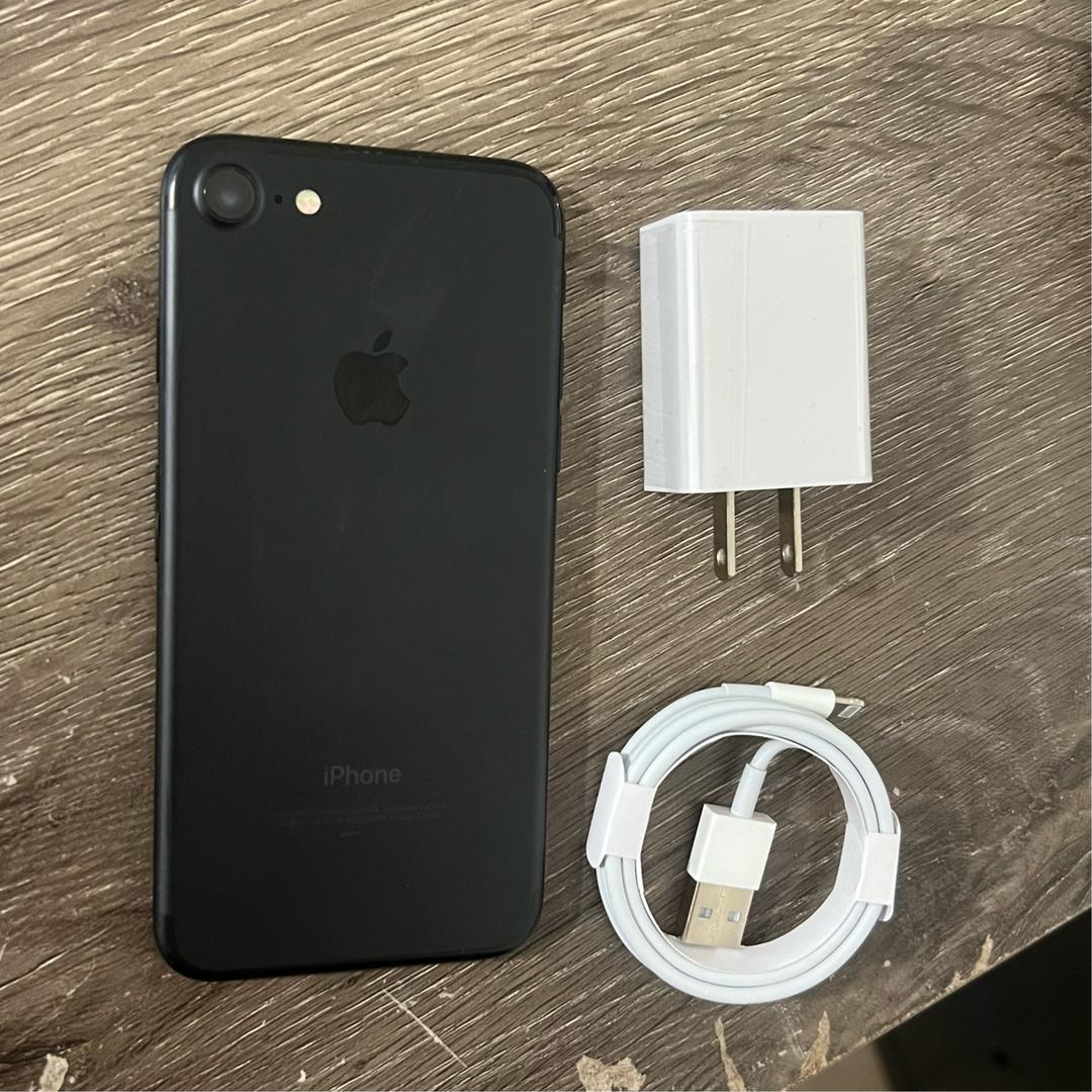 Apple iPhone 7 - Unlocked, Black, 32GB, A1778, GSM - LYCK69274 - Swappa