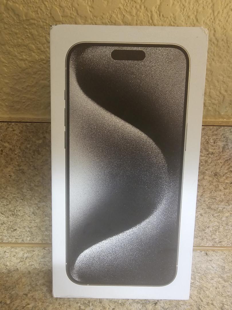 Apple iPhone 15 Pro Max - Verizon, White, 256GB, A2849 - LYCR03584 - Swappa