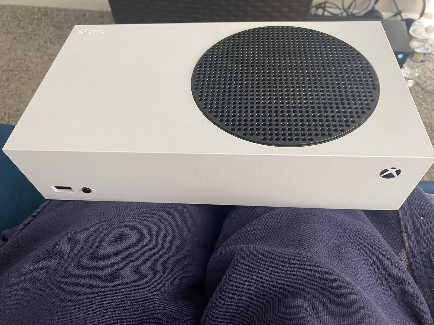 Xbox Series S (2020) - White, 512GB - LYCR23063 - Swappa