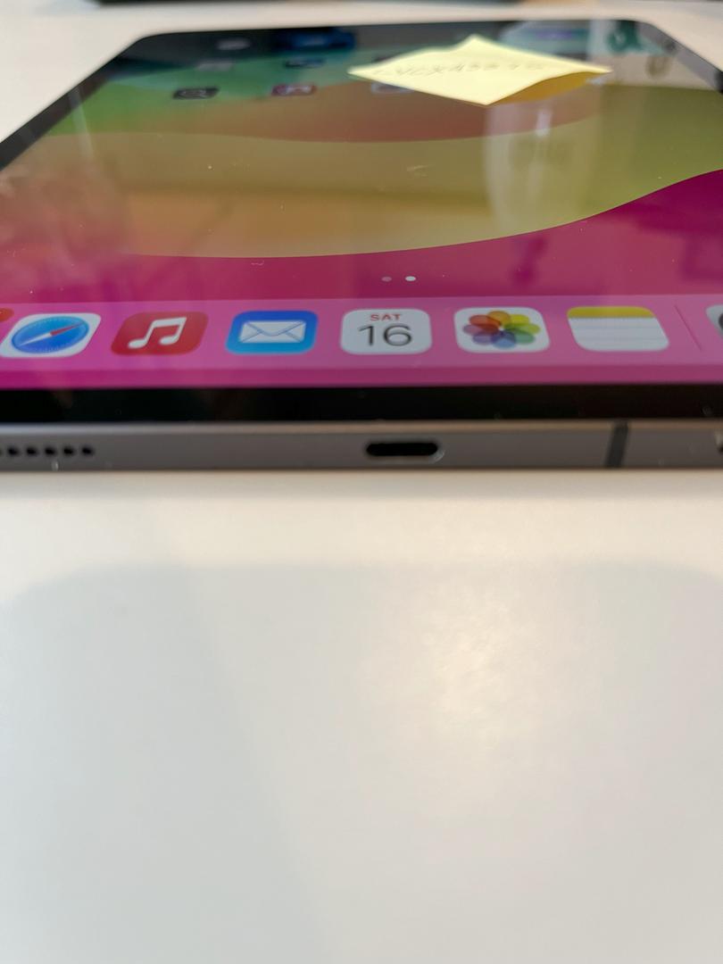 Apple iPad Pro 11" 2nd Gen 2020 - Unlocked, Gray, 256GB, A2068 ...