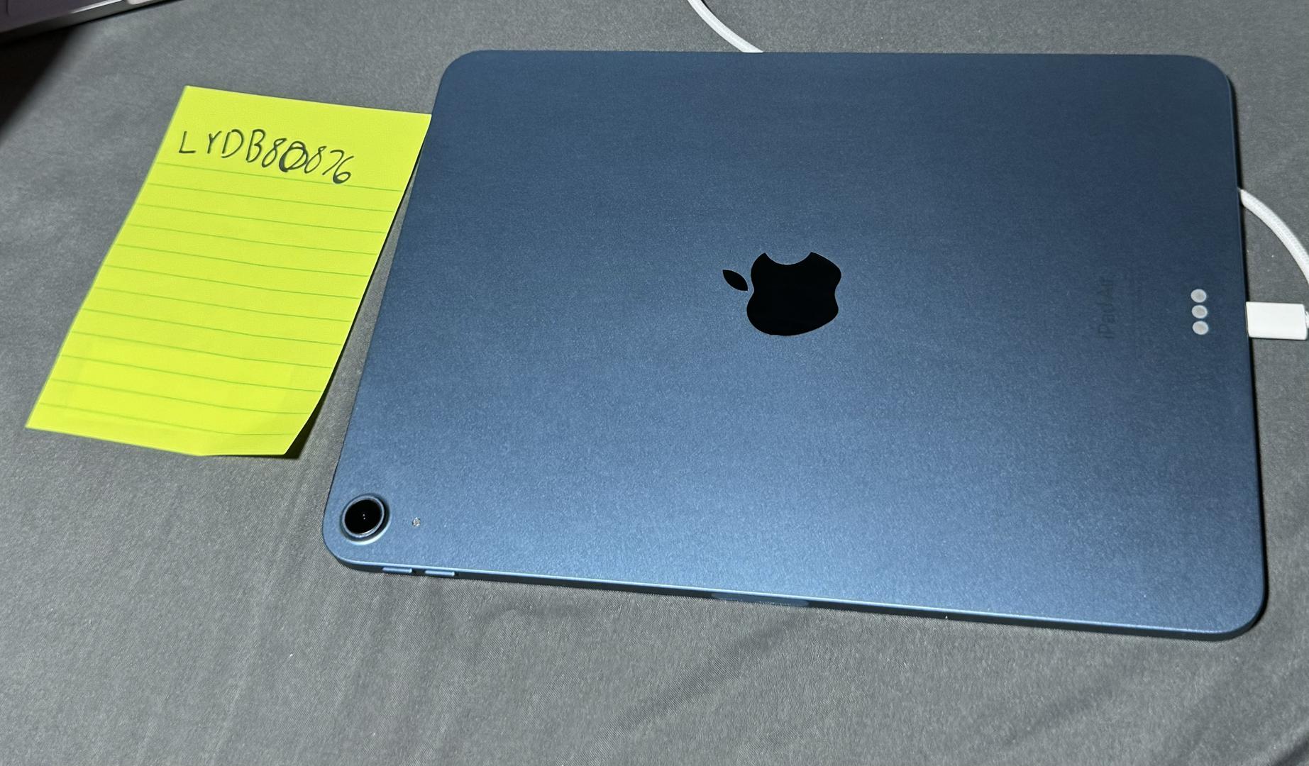 Apple iPad Air 5th Gen - Wi-Fi, Blue, 256GB, A2588 - LYDB80876 - Swappa