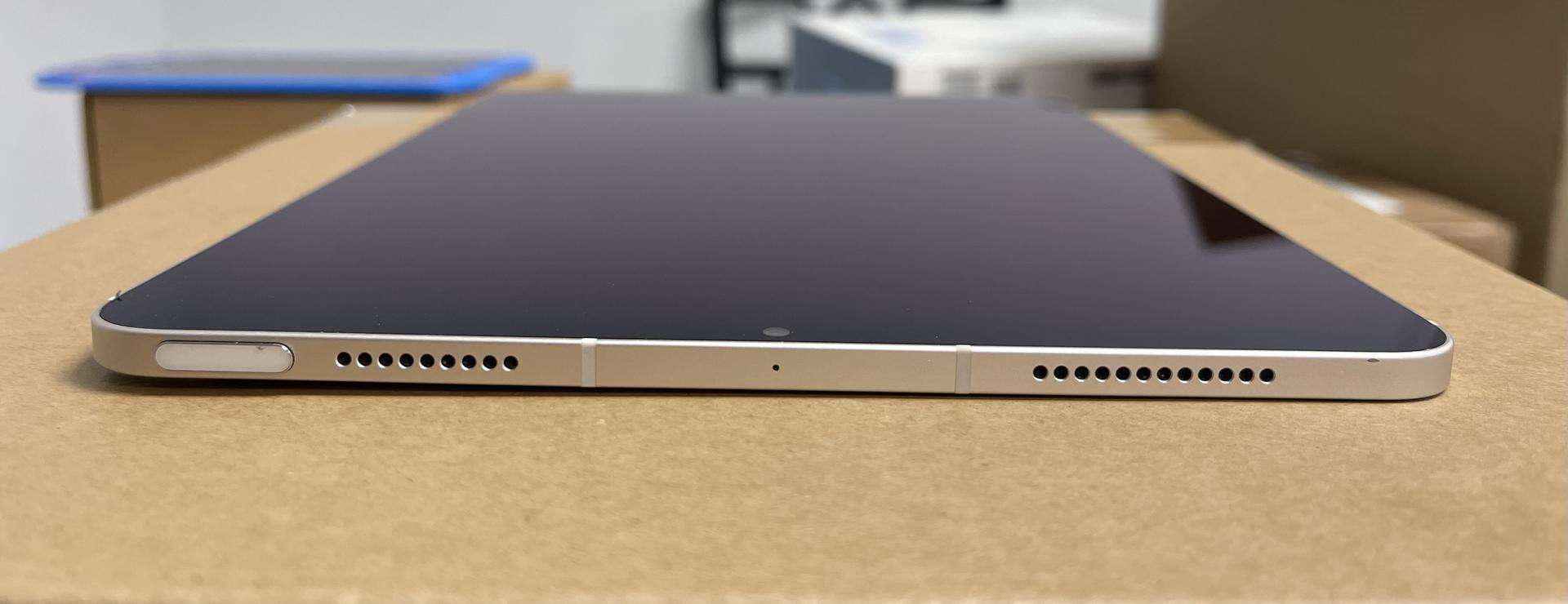 Apple iPad Air 5th Gen - Unlocked, Starlight, 256GB, A2589 - LYDU05530 ...