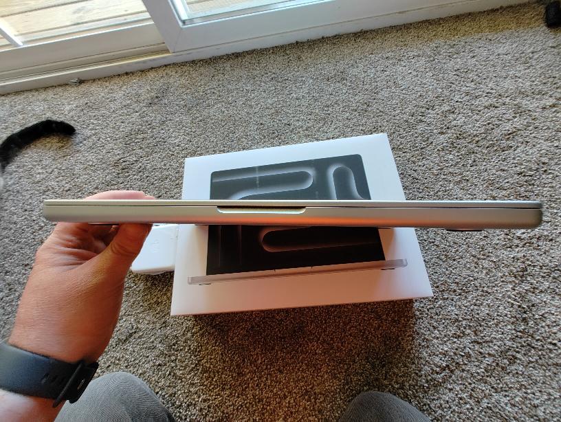 MacBook Pro Late 2023 (M3) - 14" - Apple M3 Pro 12-core, Silver, 1TB ...