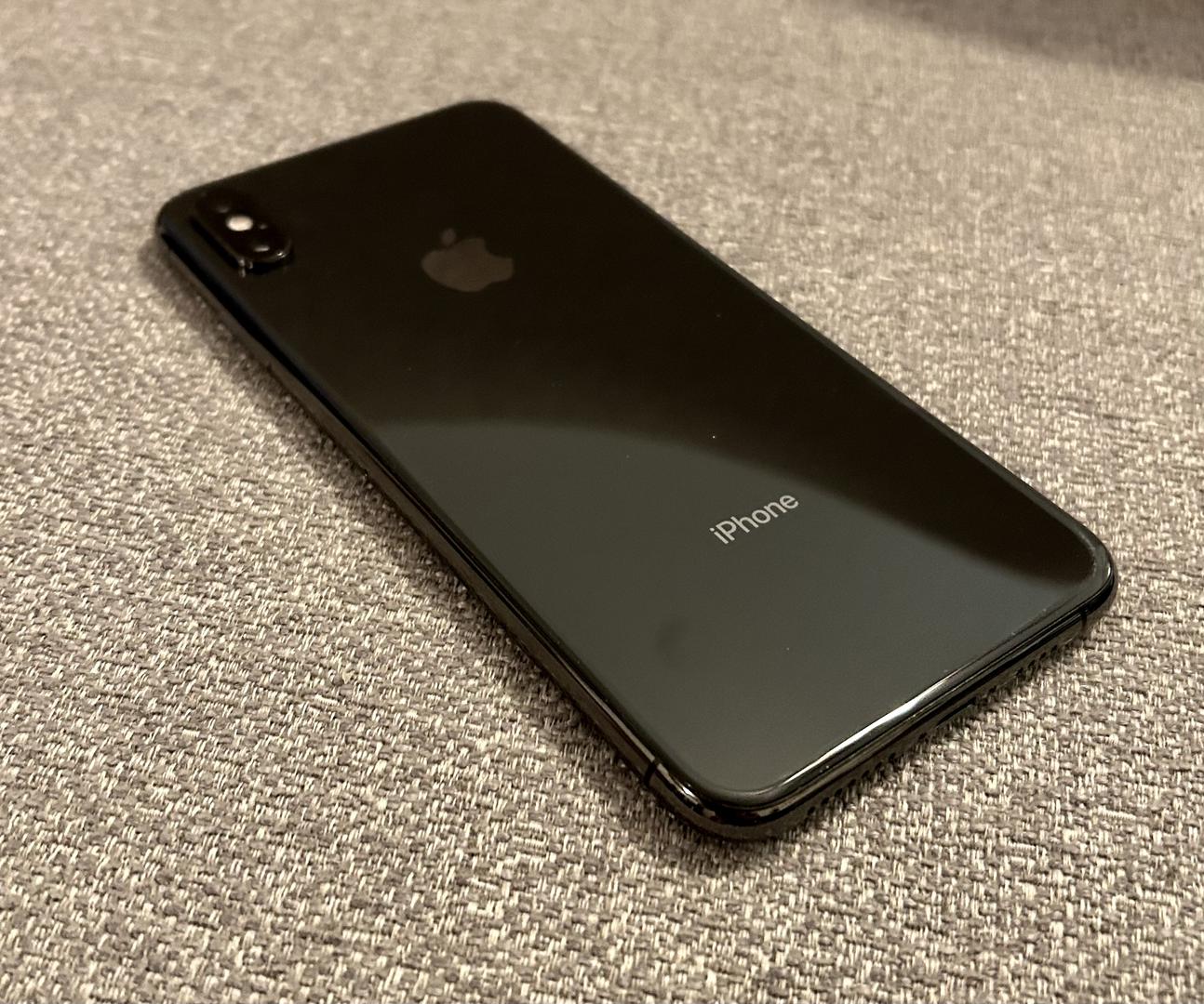 Apple iPhone Xs Max - Unlocked, Gray, 64GB, A1921 - LYEF19800 - Swappa