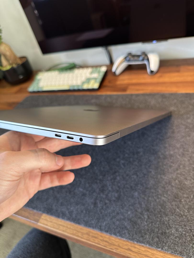 MacBook Pro 2019 - 16" - I7, Gray, 512GB, 32GB - LYEJ24236 - Swappa