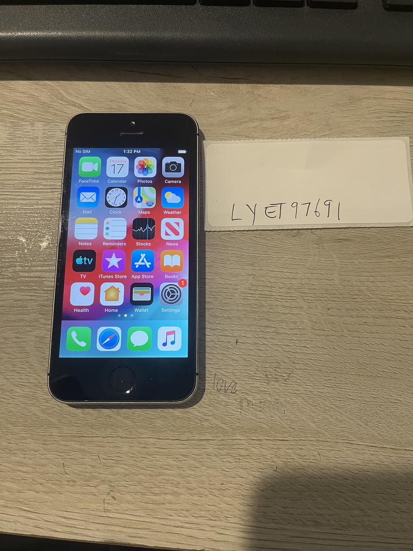 Apple iPhone 5S - Unlocked, Gray, 16GB, A1453 - LYET97691 - Swappa