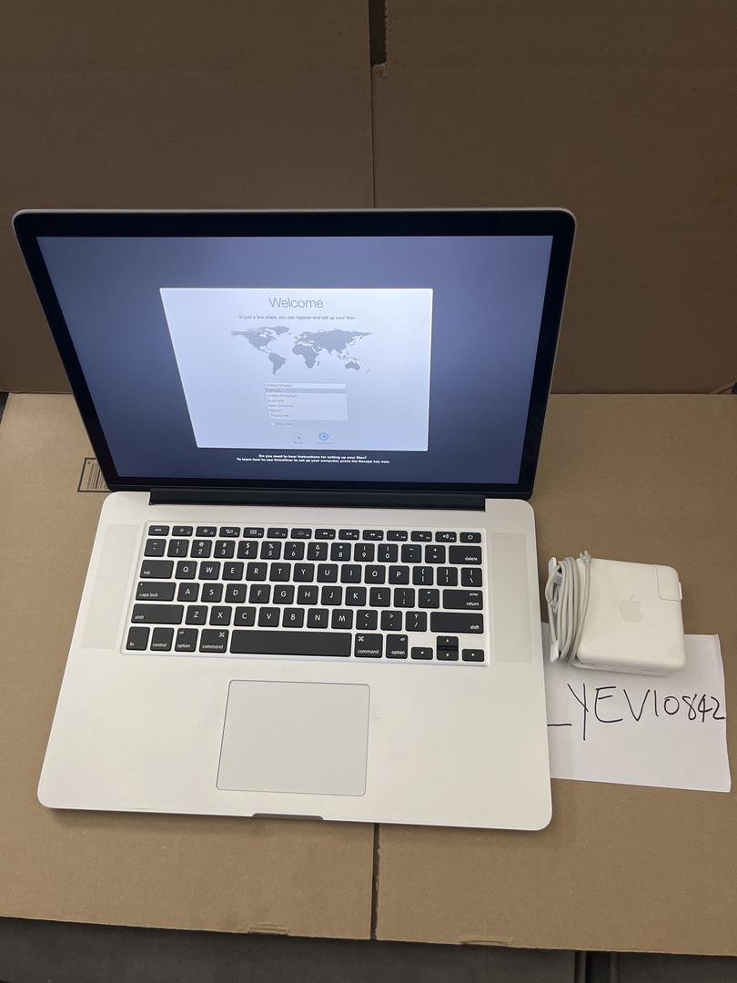 MacBook Pro 2015 (Retina) - 15" - Silver, 512GB, 16GB - LYEV10842 - Swappa