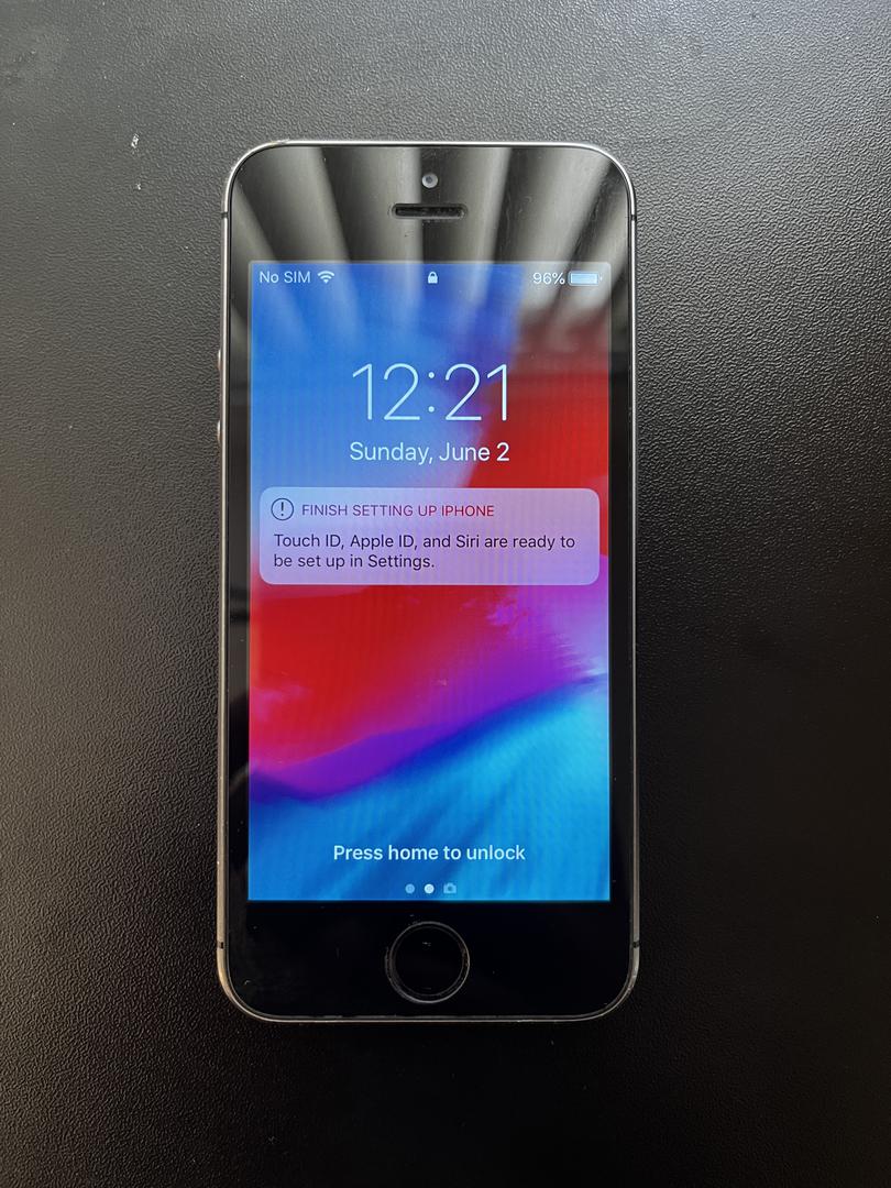 Apple iPhone 5S - Unlocked, Gray, 32GB, A1533, GSM - LYFW06648 - Swappa