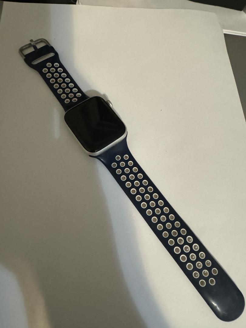 Apple Watch SE 1st Gen 44mm - Silver, A2352 - GPS, Aluminum - LYFZ69403 ...