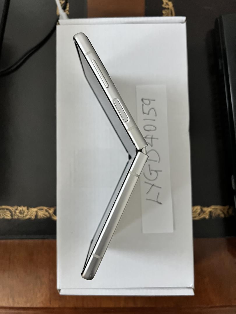 Samsung Galaxy Z Flip3 5G - Unlocked, Cream, 128GB, 8GB, SM-F711U1 ...
