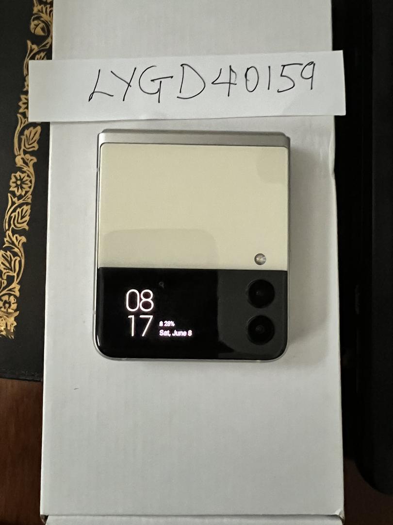 Samsung Galaxy Z Flip3 5G - Unlocked, Cream, 128GB, 8GB, SM-F711U1 ...