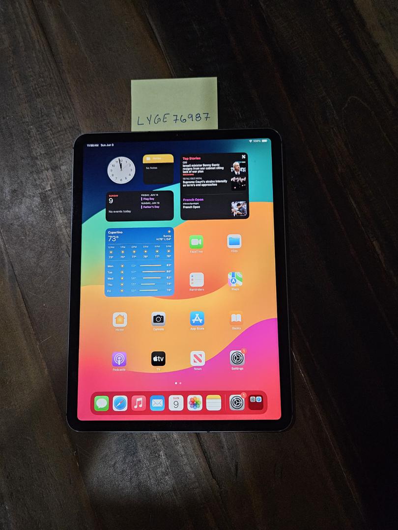 Apple iPad Pro 11" 2018 - Unlocked, Gray, 256GB, A2013 - LYGE76987 - Swappa