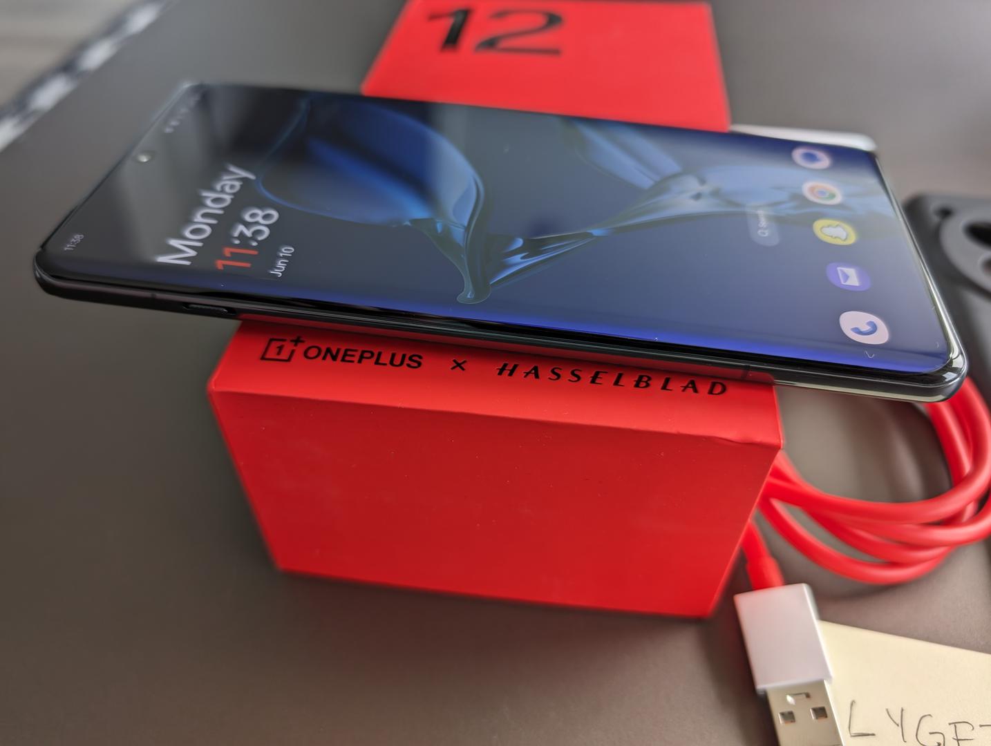 OnePlus 12 - Unlocked, Black, 256GB, 12GB, CPH2583 - LYGF75868 - Swappa