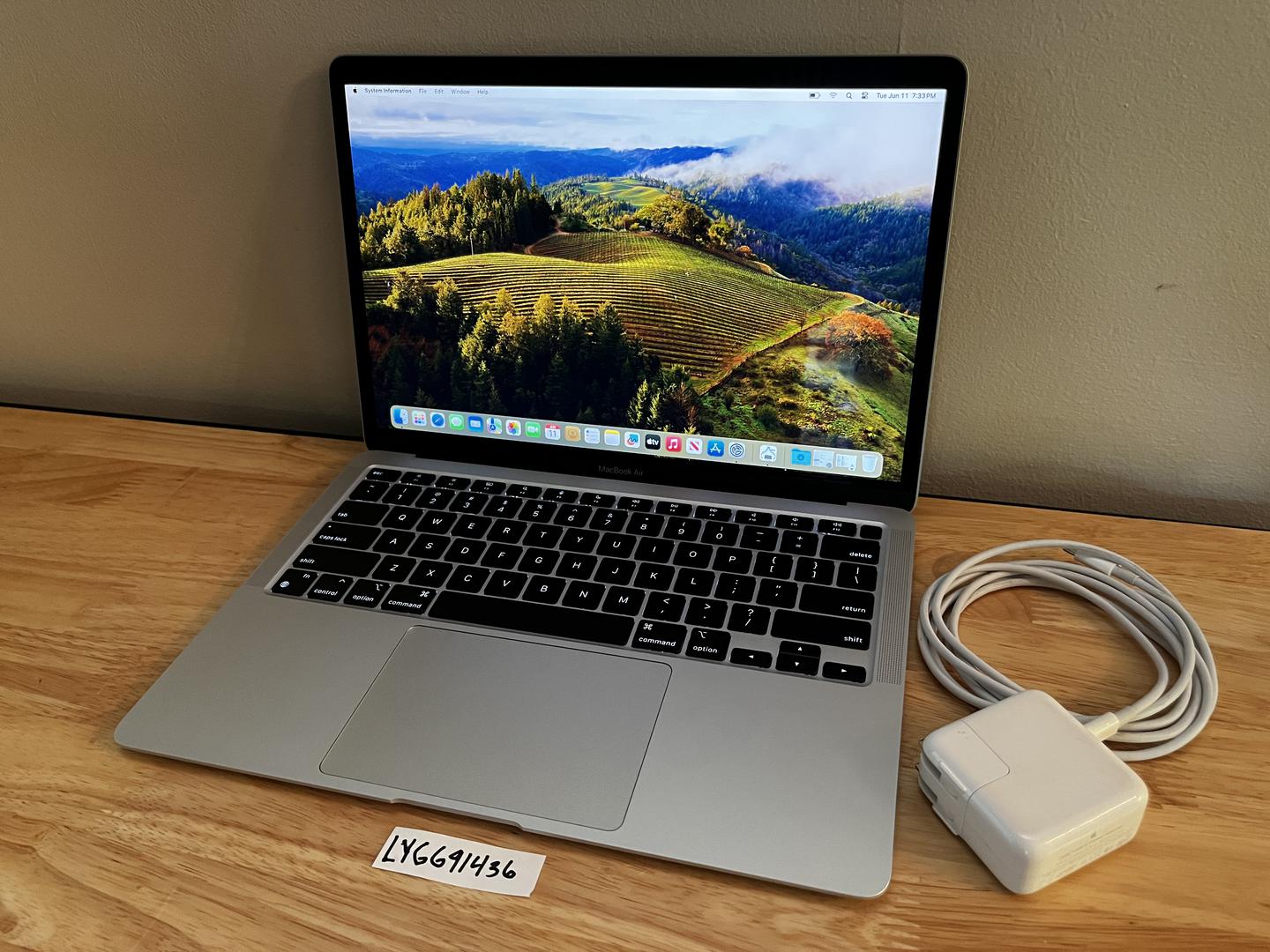 MacBook Air 2020 - 13" - Apple M1, Silver, 1TB, 8GB - LYGG91436 - Swappa
