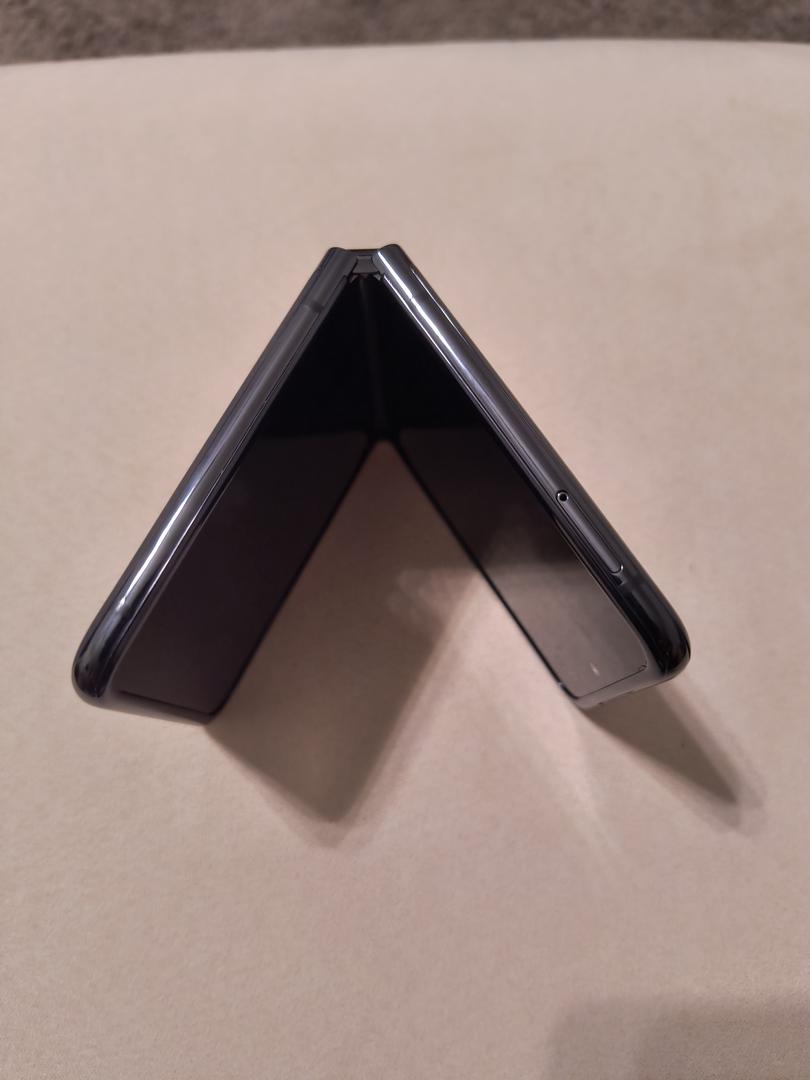 Motorola Razr Plus 2023 - Spectrum, Black, 256GB, 8GB - LYGL73041 - Swappa