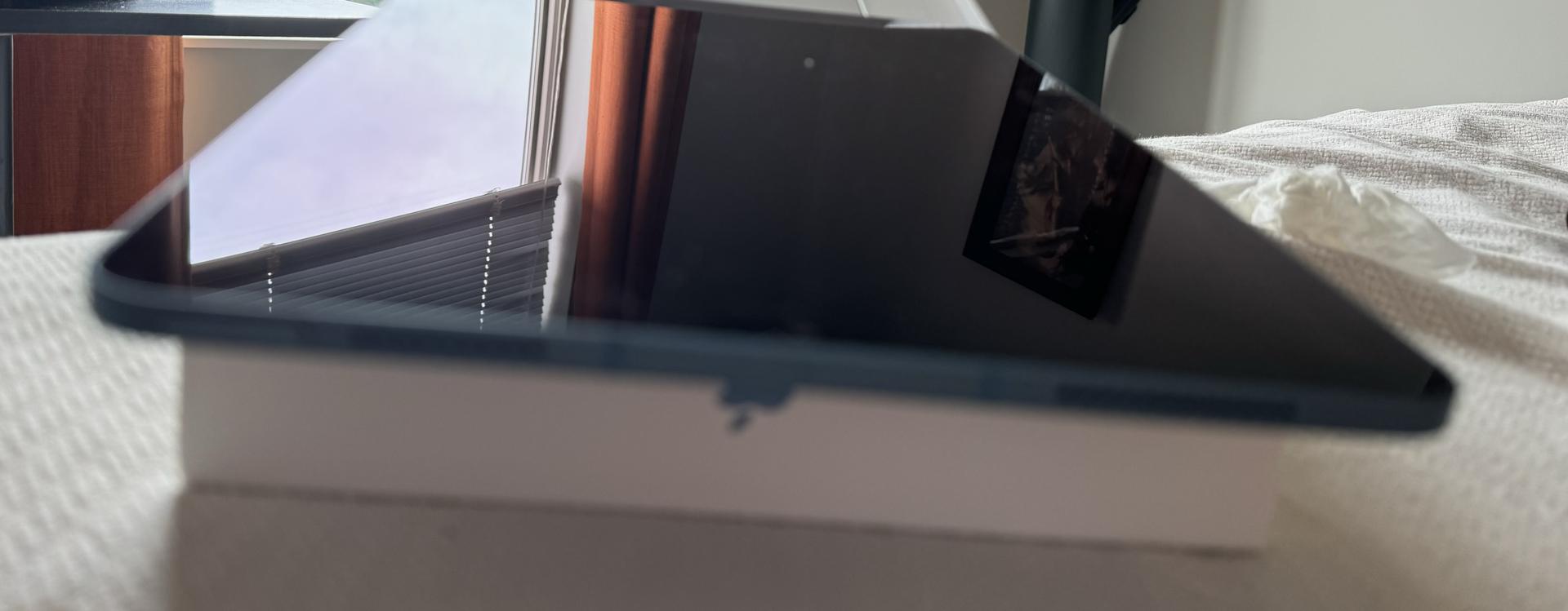 Apple iPad Air 5th Gen - Unlocked, Blue, 64GB, A2589 - LYGL74168 - Swappa