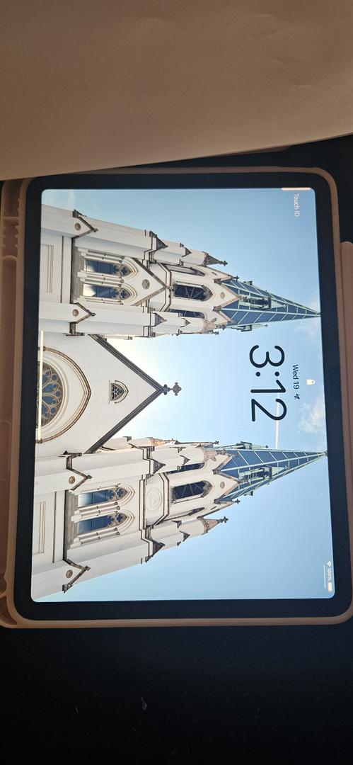 Apple iPad Air 5th Gen - Unlocked, Starlight, 64GB, A2589 - LYGO93490 ...