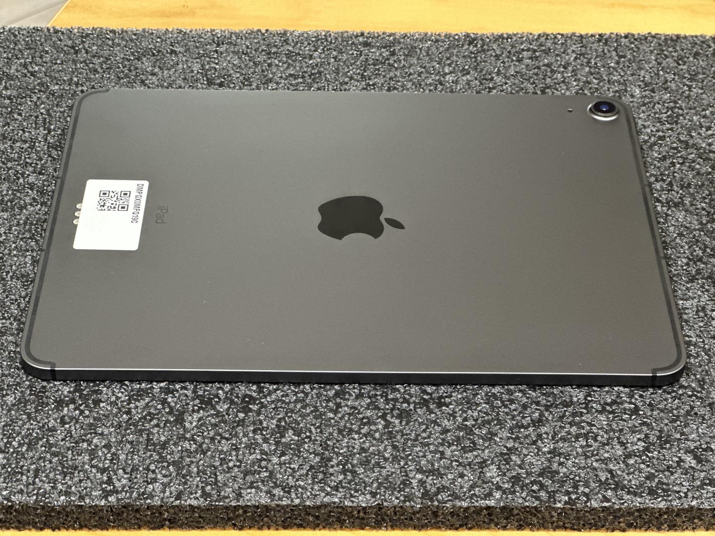 Apple iPad Air 4th Gen - Unlocked, Gray, 64GB, A2324 - LYGQ75919 - Swappa